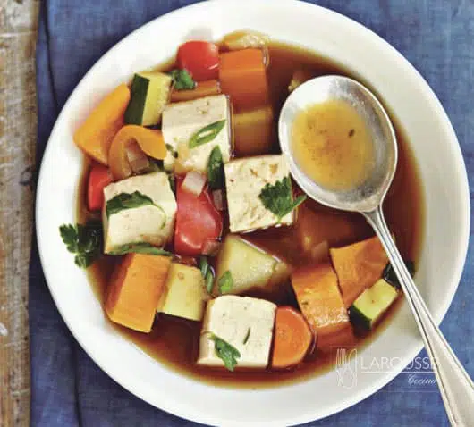 Sopa De Verduras Con Tofu Sopa Vegana Hecha Con Curry De Tofu Y