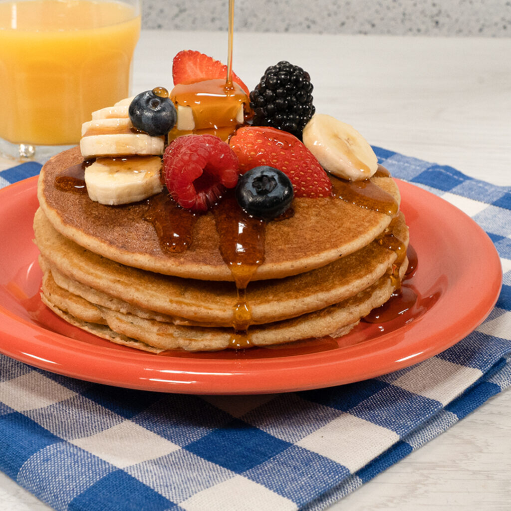 Hot cakes de plátano y amaranto ⋆ Receta ⋆ Larousse Cocina